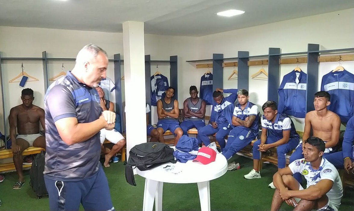 MARIO PETRONE: il nuovo mondo in miniatura - www.socceroad.com